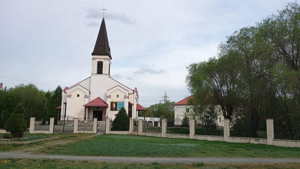 Katolik kiliseleri Church of the Tireless Help of the Our Lady, Orsk, foto