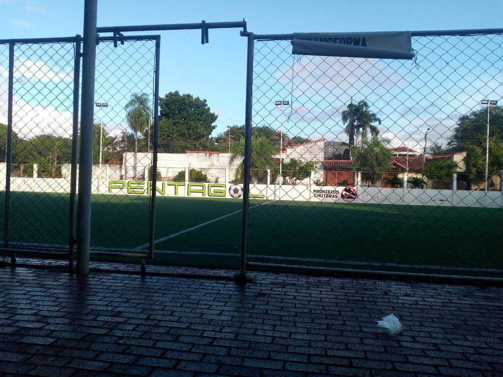 Çok amaçlı spor tesisleri Pentagol Complejo Deportivo, Santa‑Krus, foto
