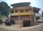 Toyota (Santa Cruz de la Sierra, Avenida Cuarto Anillo), oto döşeme  Santa‑Krus'tan