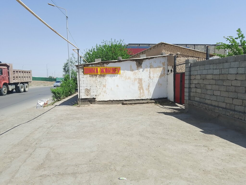 Oto lastik tamiri Tire Fitting, Türkistan, foto