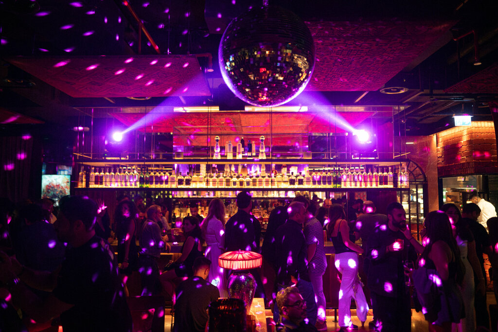 Bar Alma Music & Art Lounge Dubai Bar, Dubai, foto