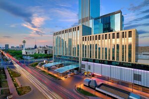Sheraton Astana Hotel (Syǵanaq kóshesi No:60/1), otel  Astana'dan
