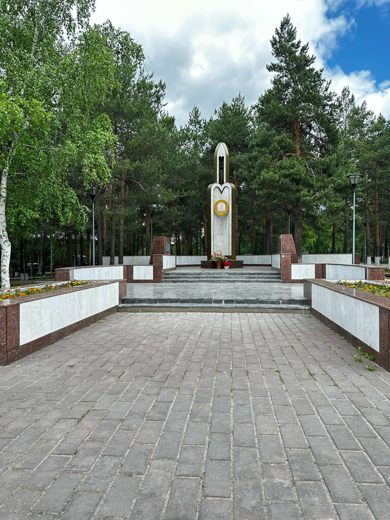 Anıt, heykel Памяти Павших, Hantı‑Mansi Özerk Okrugu, foto