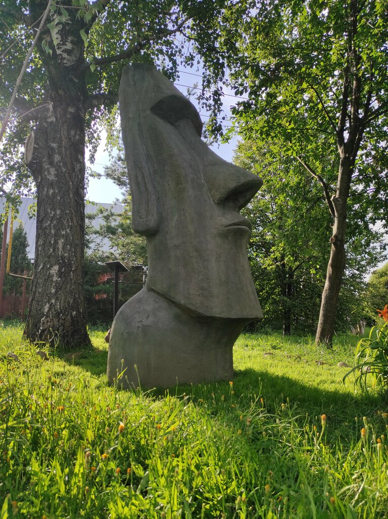 Park, sokak heykeli Статуя Моаи, Nijegorodskaya oblastı, foto