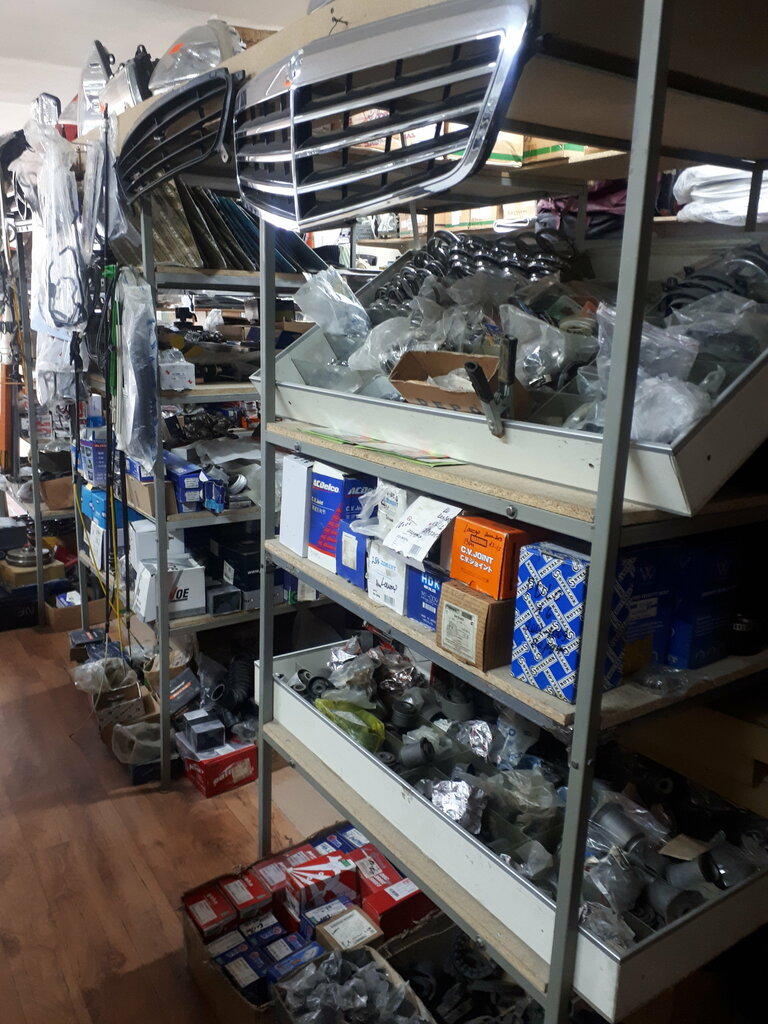 Otomobil yedek parçaları Zapchasti Ot Serana, Aktav, foto