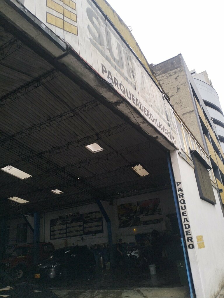 Otopark alanı Suracar, Medellin, foto