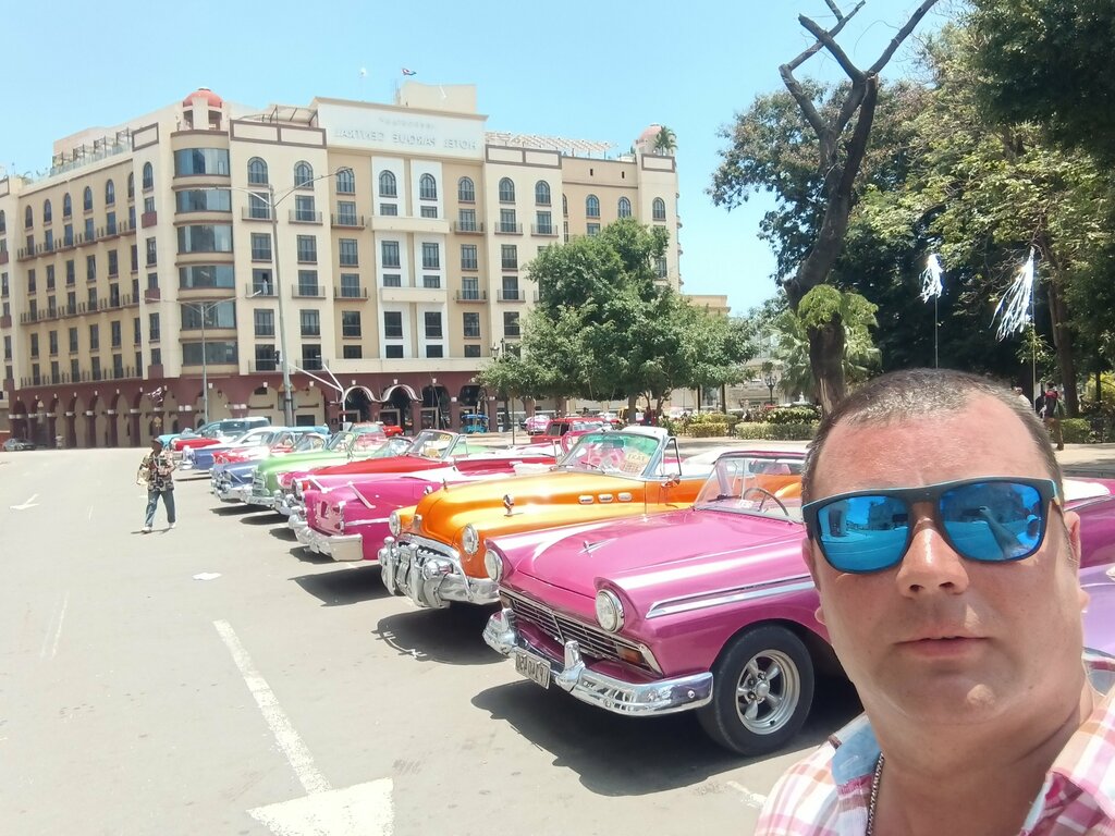 Giyim pazarı Mercado De Souvenirs, Varadero, foto