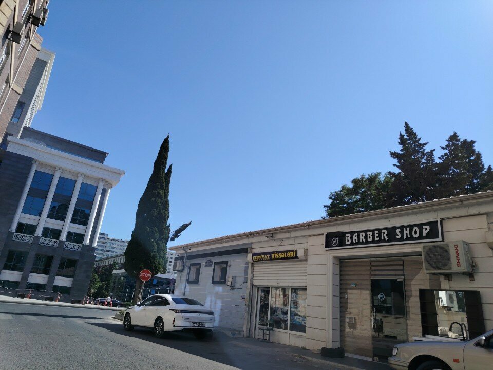 Otomobil yedek parçaları Ehtiyyat Hissələri, Bakü, foto