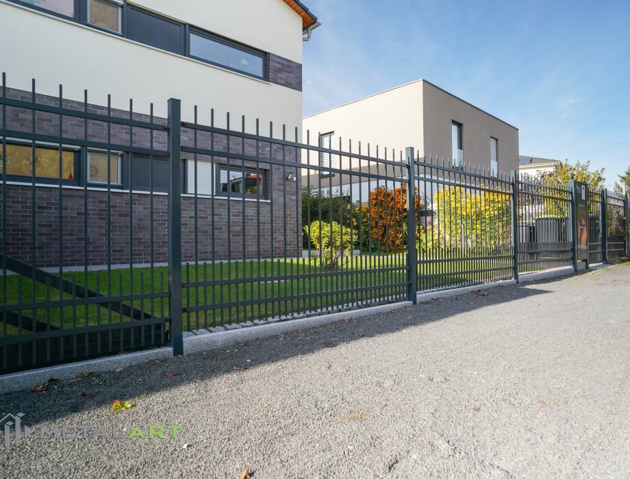 Çitler, parmaklıklar Metallux-r, Gavrilov‑Yam, foto