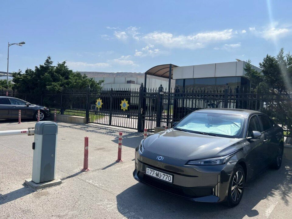 Belediyeler, devlet daireleri Avtomobil nəqliyyatının gömrük idarəsi, Bakü, foto