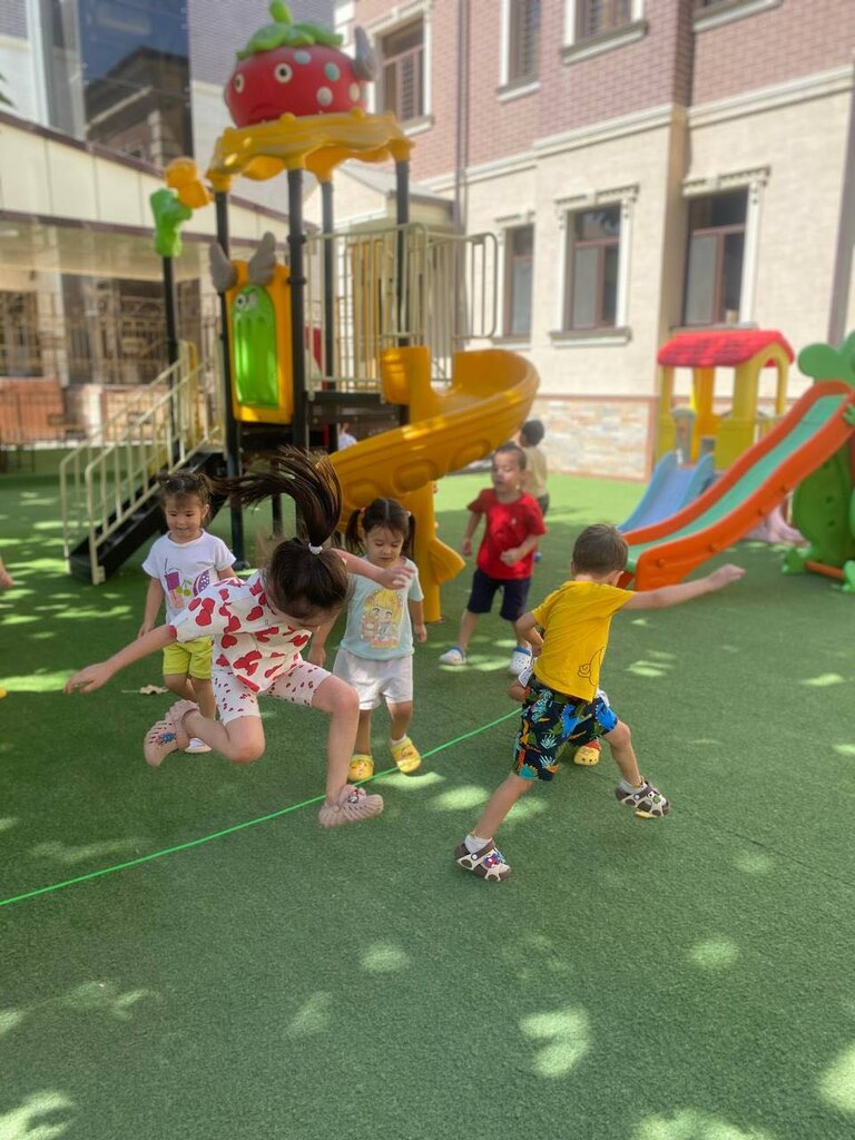 Özel okul Humo School Academy, Taşkent, foto