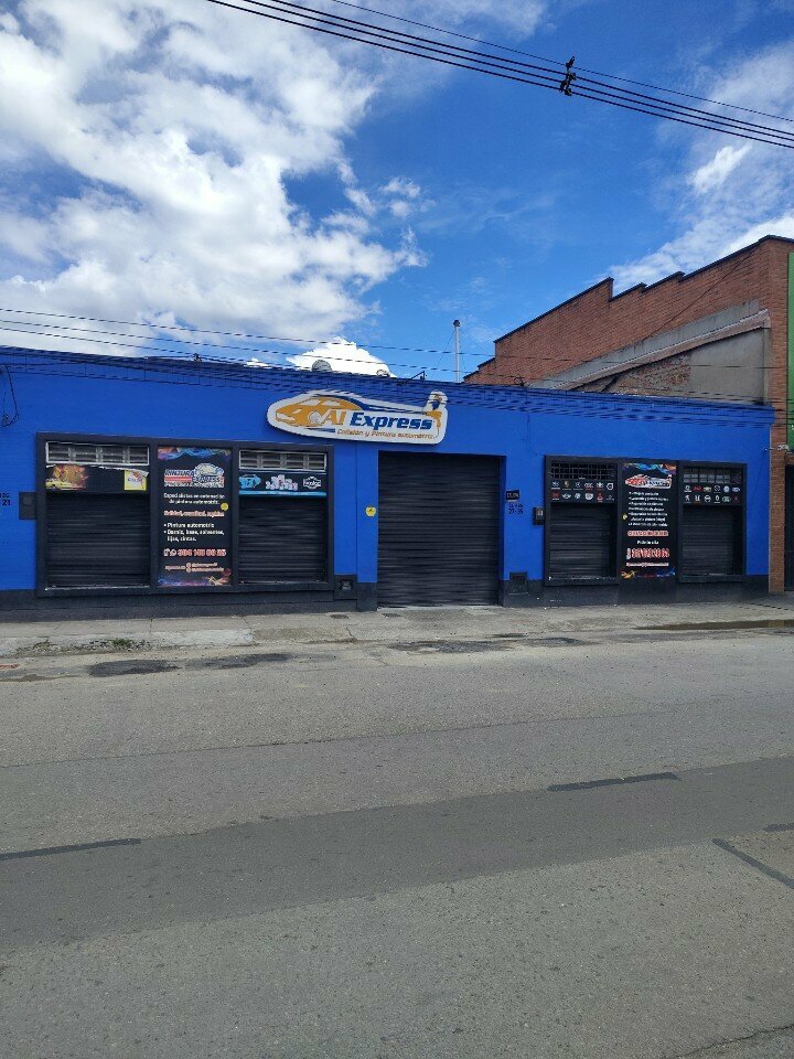 Oto kaporta Al Express, Medellin, foto