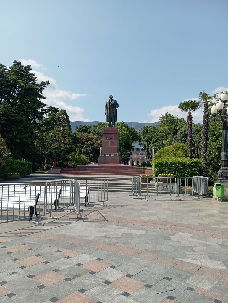 Anıt, heykel В.И. Ленин, Kırım Cumhuriyeti, foto