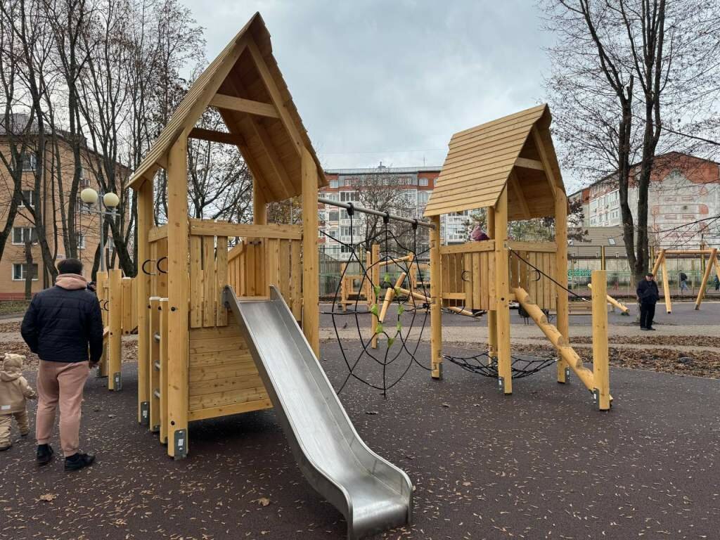 Oyun alanı Playground, Kursk, foto