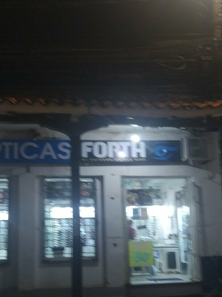Optik Opticas Forth, Santa‑Krus, foto