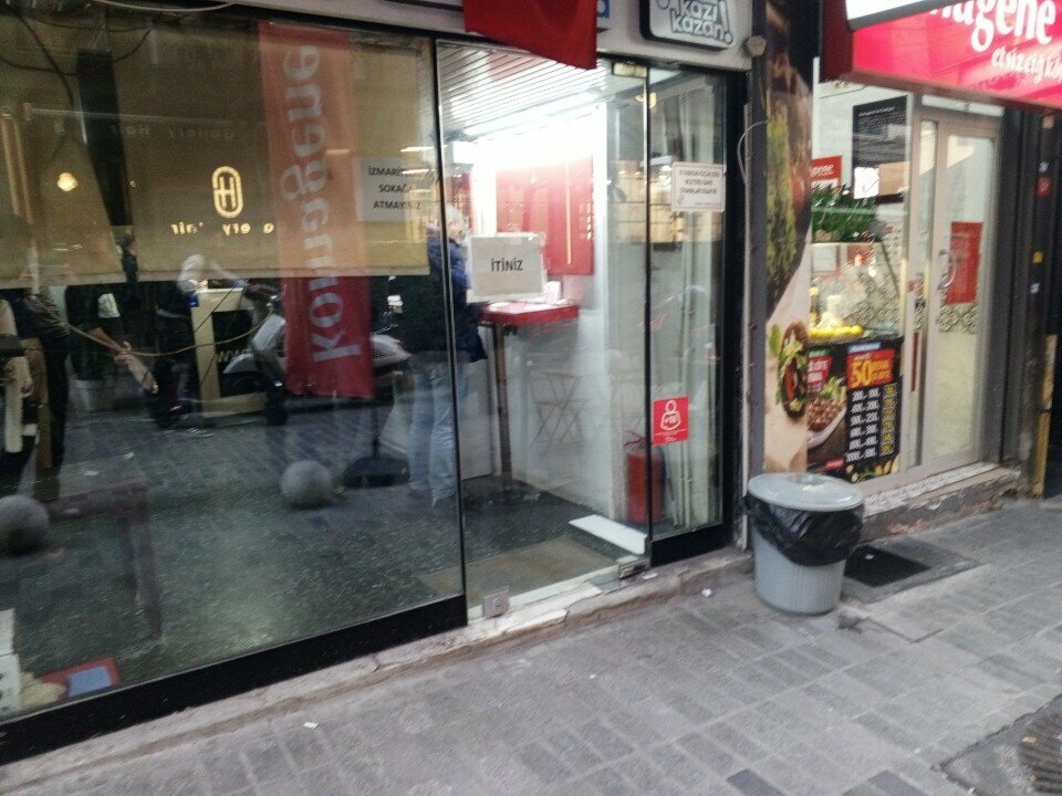 Şans oyunları 725 Nolu Ganyan Bayi, İstanbul, foto