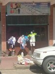 Be (Santa Cruz de la Sierra, Distrito Municipal 11, Subdistrito CIV, Calle Isoso, 357), dış giyim mağazası  Santa‑Krus'tan