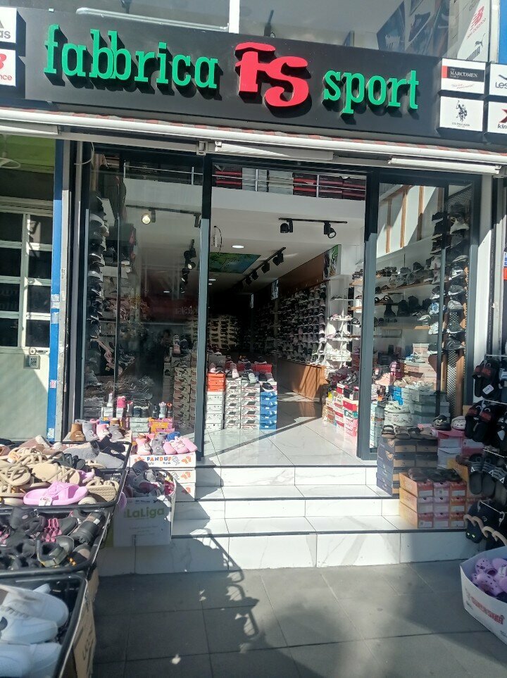 Ayakkabı mağazaları Fabbrica is Sport, İstanbul, foto
