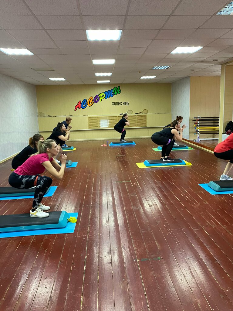 Fitness kulüpleri Fit party, Şuya, foto