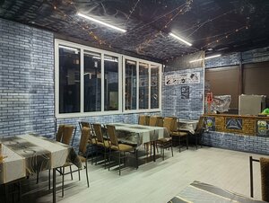 Семейное кафе шашлычная (ulitsa Andzhiyevskogo No:63/2, Mineralnye Vody), kafe  Mineralniye Vodi'den