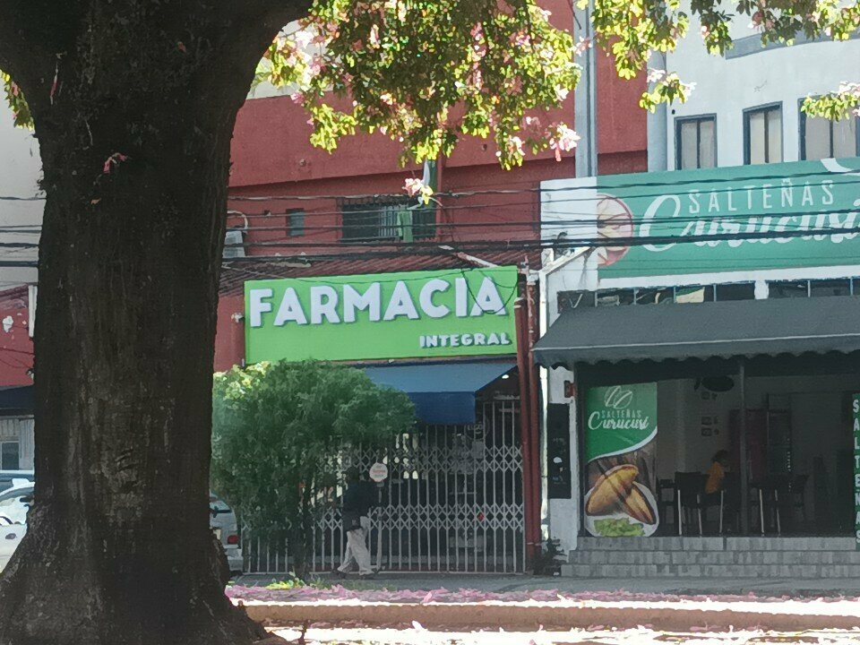 Eczaneler Integral Pharmacy, Santa‑Krus, foto