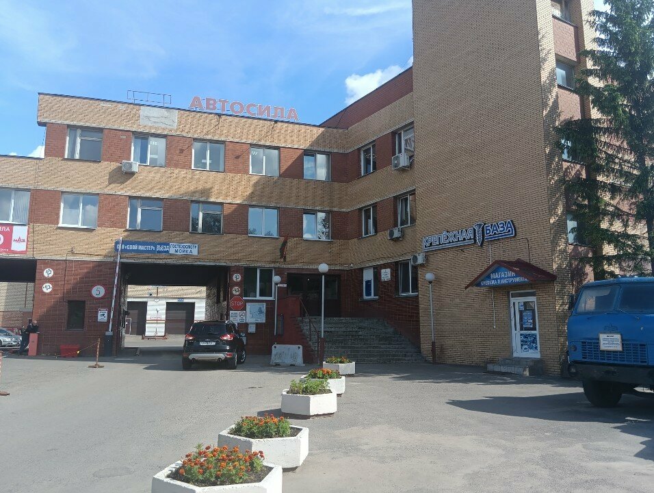Kamyonların onarımı ASAgregat, Minsk, foto