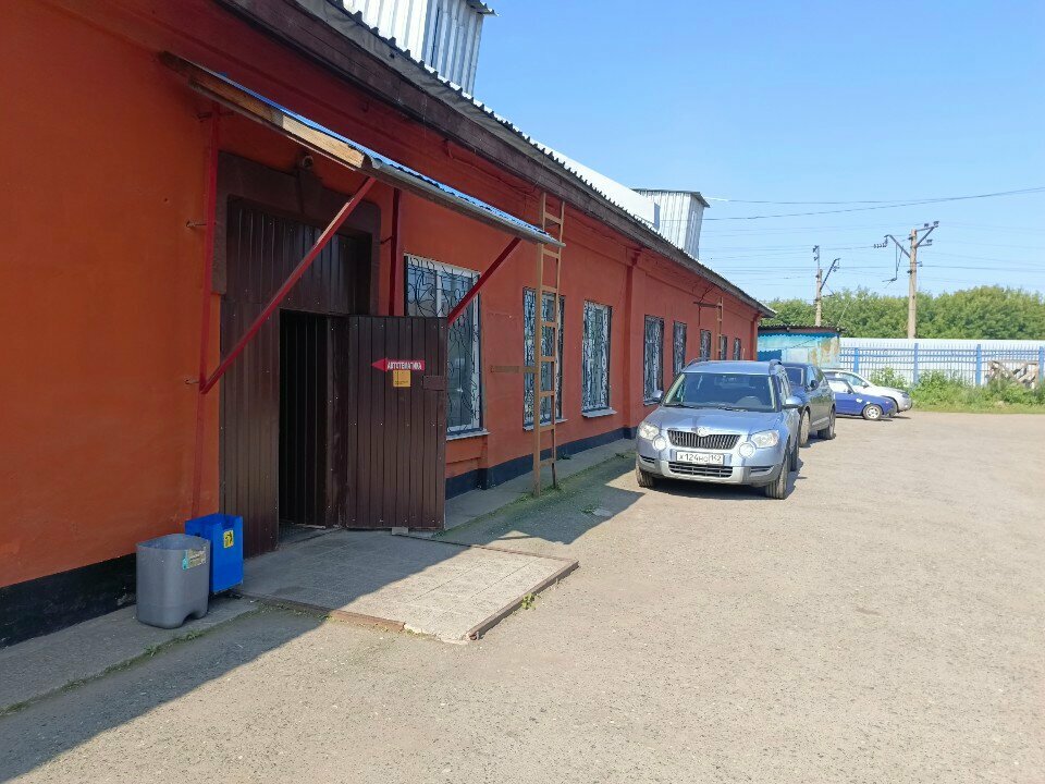 Otomobil yedek parçaları Grafit, Kemerovo, foto