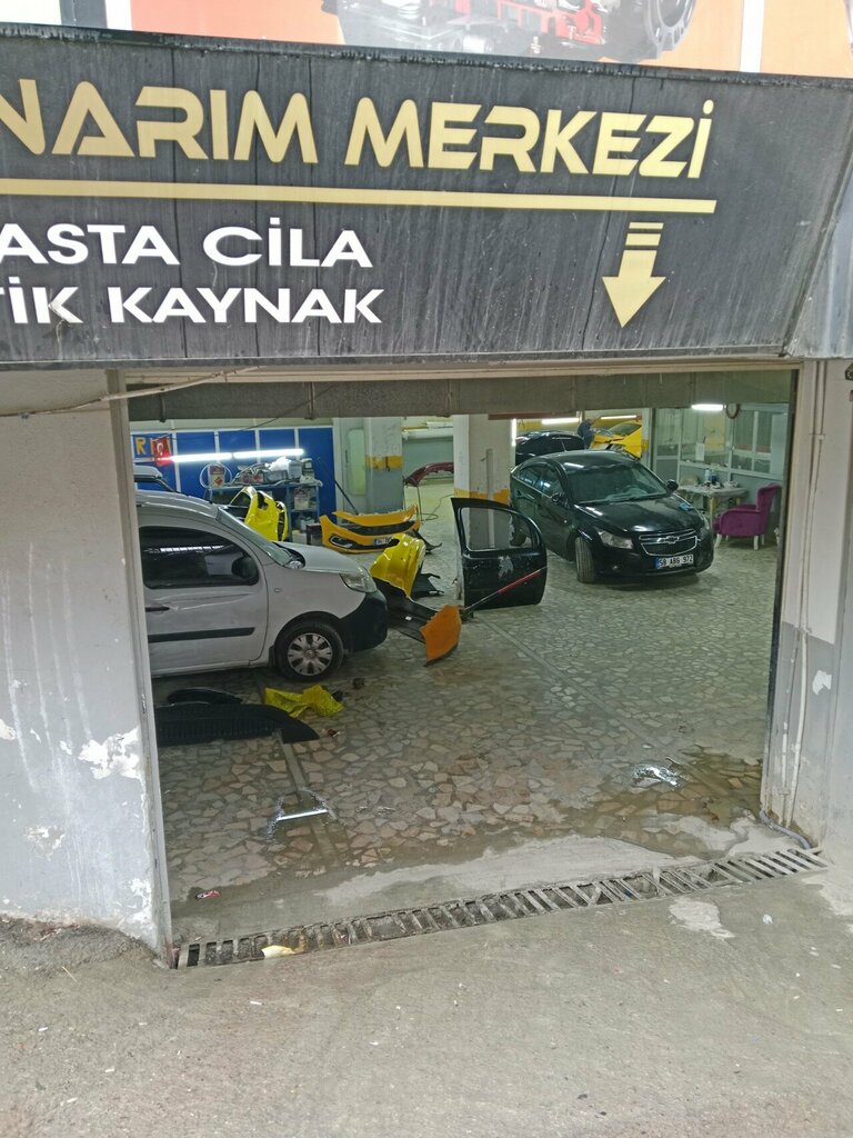 Otomobil servisi Kiziroğlu Hasar Onarım Merkezi, İstanbul, foto