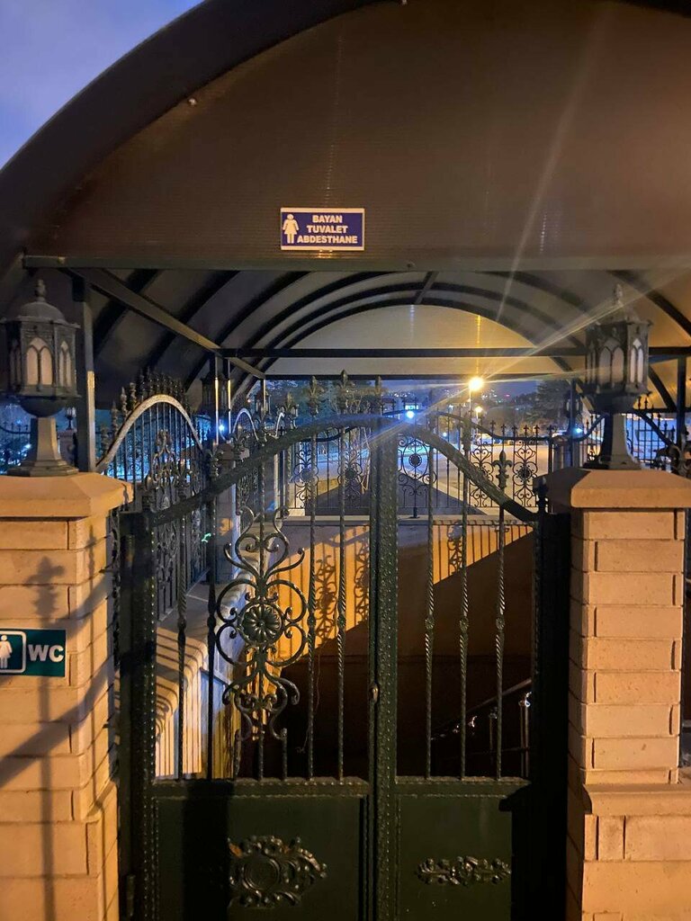 Seyyar tuvaletler Mevlana Cami Bayan Wc, Ankara, foto