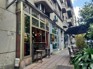 Café Bar Cliché (Hilandarska Street No:8), kafe  Belgrad'dan