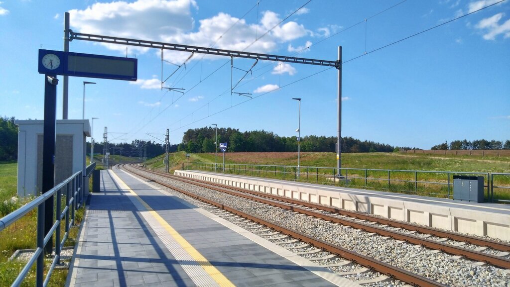 Tren istasyonu Doubí u Tábora, Güney Bohemya Bölgesi, foto