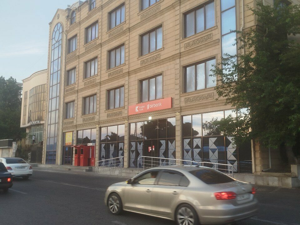 Banka Kapital Bank-tusi, Bakü, foto