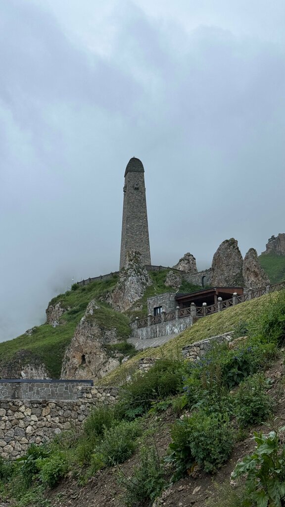 Turistik yerler Пешхойская боевая башня, Çeçen Cumhuriyeti, foto