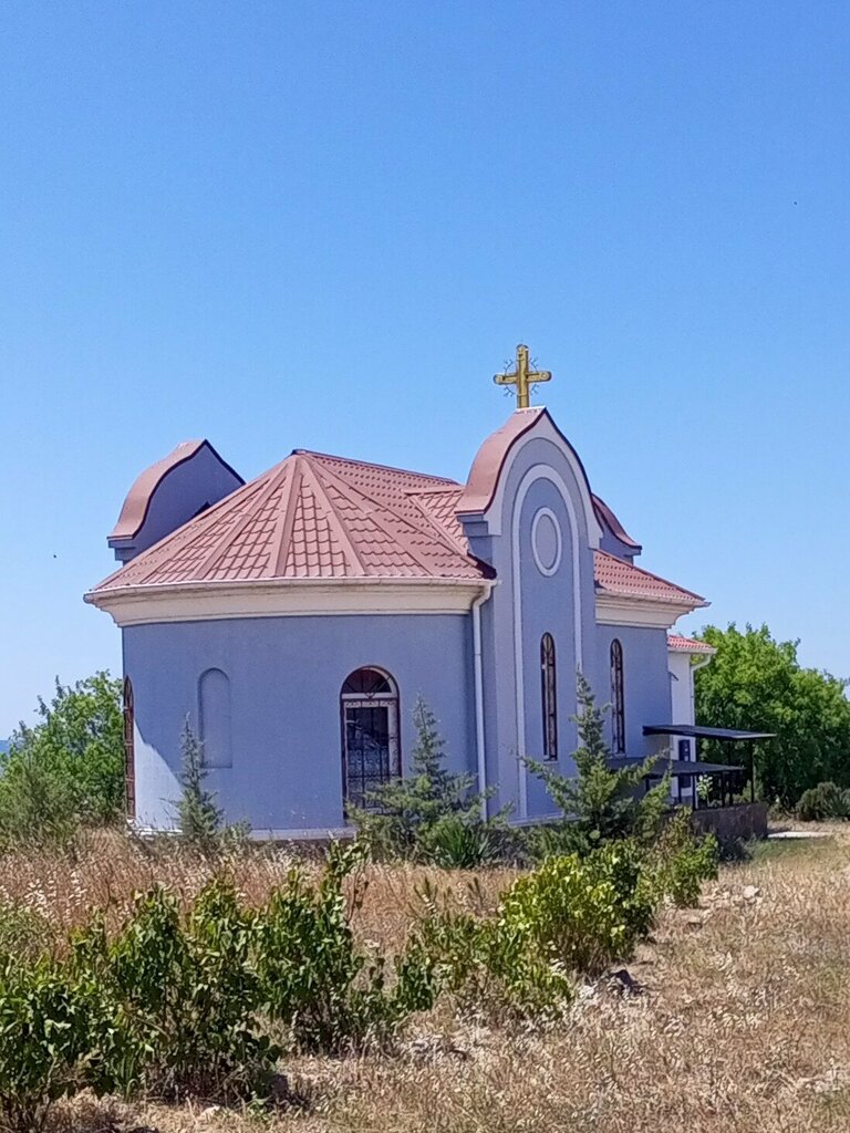 Ortodoks kiliseleri Khramovy komleks Pochayevskoy Ikony Bozhiyey Materi v Sevastopole, pos. Lyubimovka, Sevastopol, foto