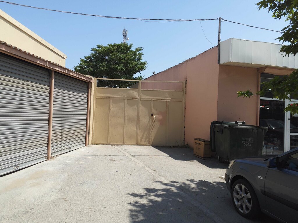 Yapı mağazası Qarishiq temir-tikinti materiallari, Bakü, foto