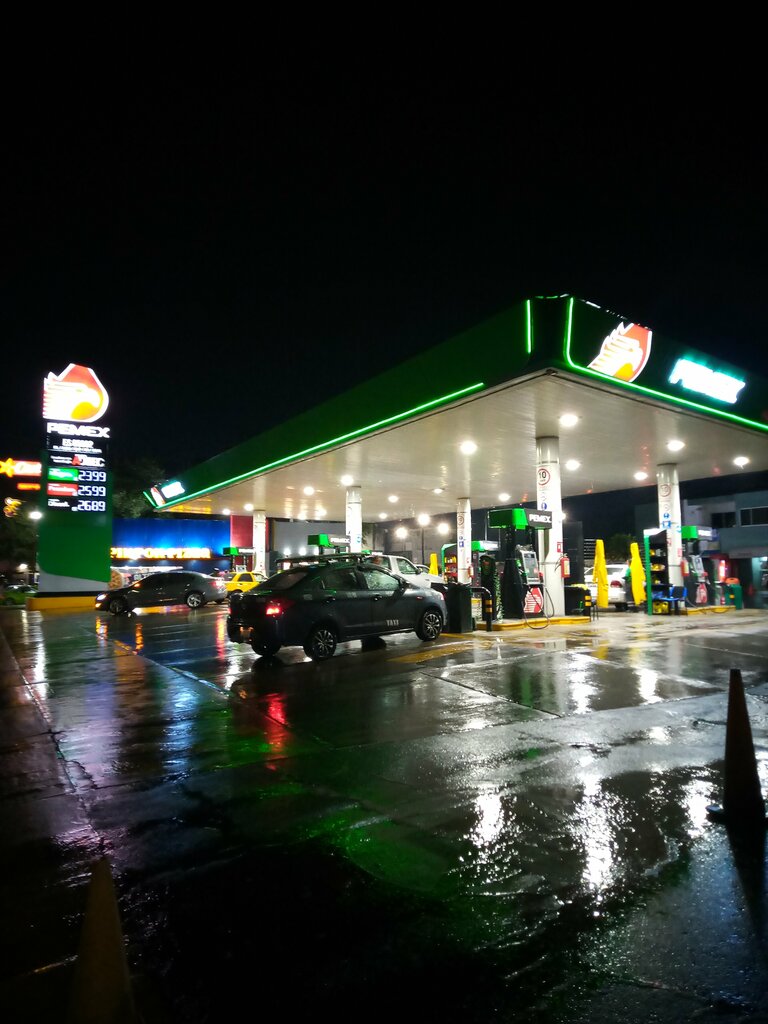 Benzin istasyonu Pemex, Tepic, foto
