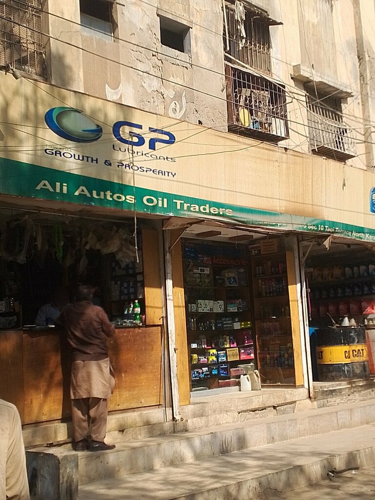 Otomobil yedek parçaları Ali Autos Spare Parts And Ali Oil Traders, Karaçi, foto