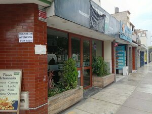 Fuente 33 (Distrital Santiago de Surco, Las Gardenias, Avenida Caminos del Inca, 3405), ekmek fırını  Lima'dan