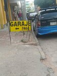 Garaje (Santa Cruz de la Sierra, Distrito Municipal 11, Ingavi, 518), otopark alanı  Bolivya'dan