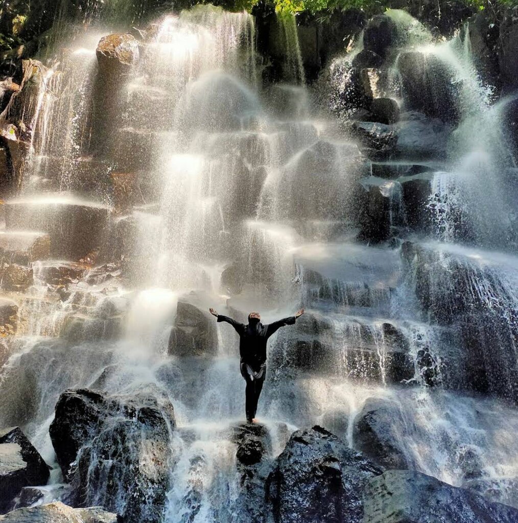 Şelale Kanto Lampo Waterfall, Bali, foto