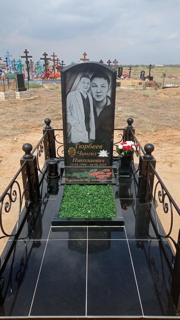 Heykel ve mezarlık taşı üreticileri Funeral Services In Elista, Elista, foto