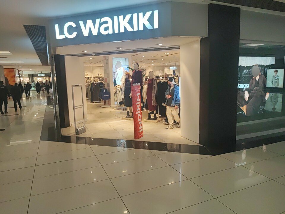 Giyim mağazası LC Waikiki, Bursa, foto