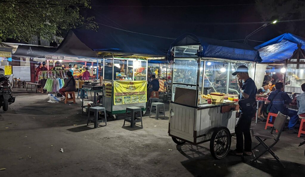 Gıda pazarı Sayan Night Market, Bali, foto