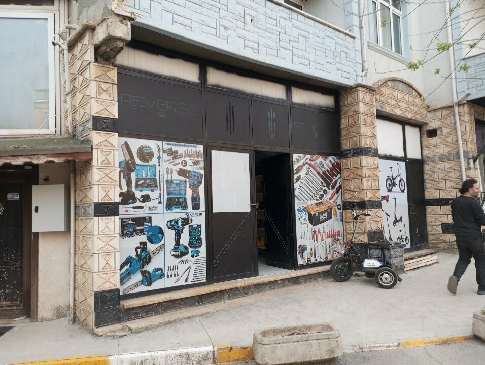 i̇nşaat gereçleri Reverse Man Store, İstanbul, foto