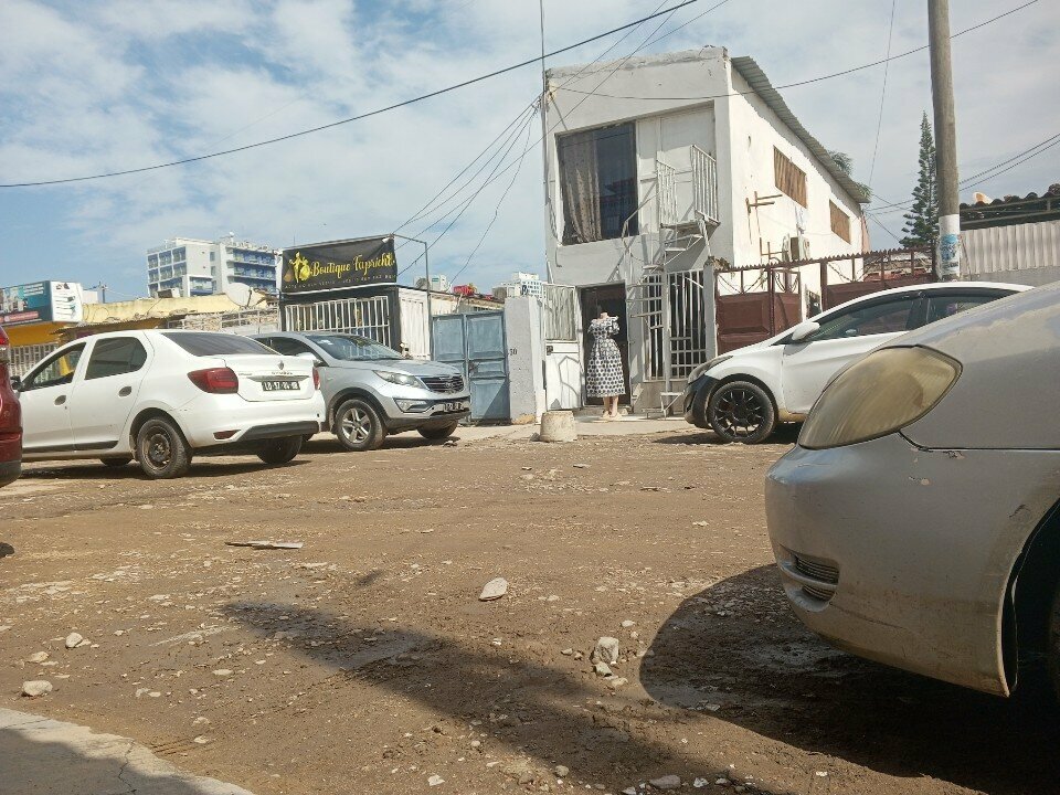 Dış giyim mağazası Alfaiataria, Loanda, foto