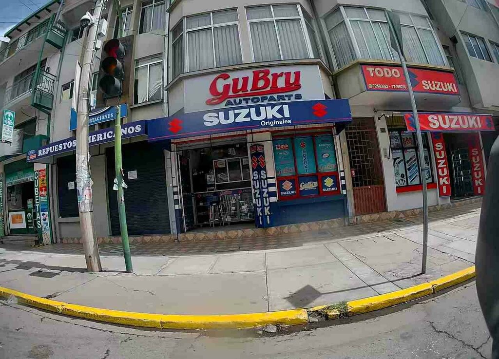 Motosiklet yedek parçaları Gubru autoparts, Cochabamba, foto