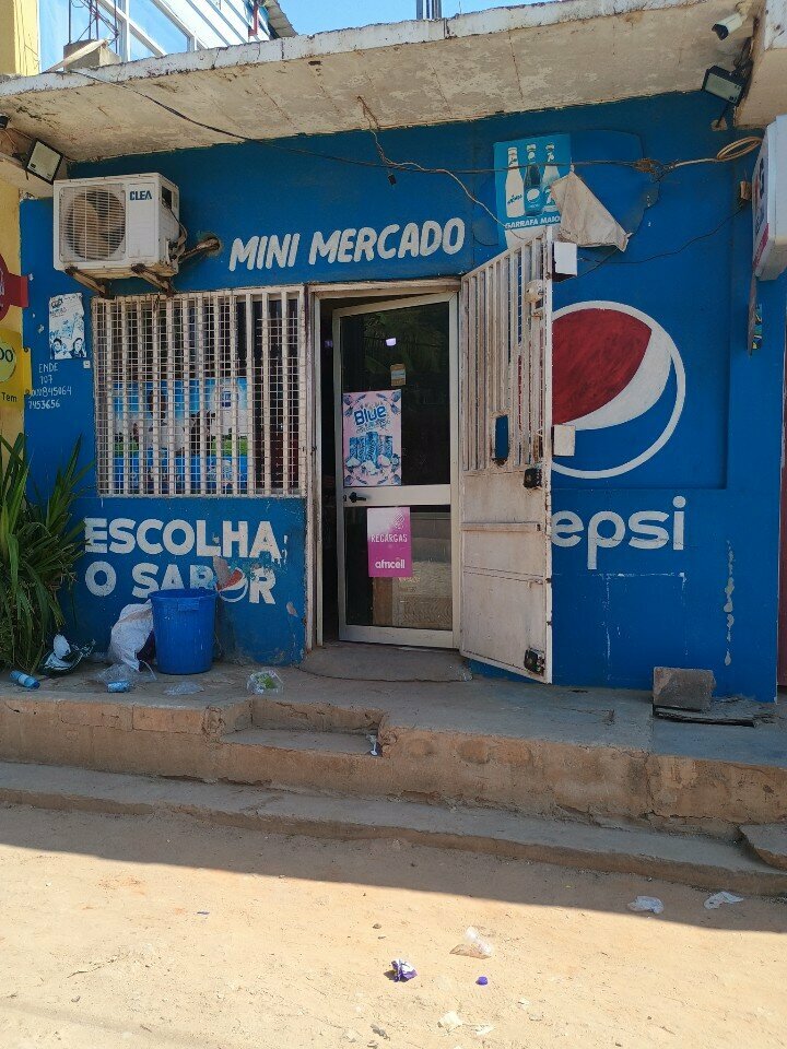 Büyük mağazalar Mini Mercado, Loanda, foto