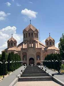 Saint Gregory the Illuminator Cathedral (Yerevan, The Administrative District of Kentron, Poqr Kentron District), ermeni apostolik kilisesi  Erivan'dan