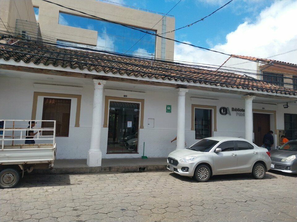 Tıbbi laboratuvarlar Biblioteca Pública Cba, Santa‑Krus, foto