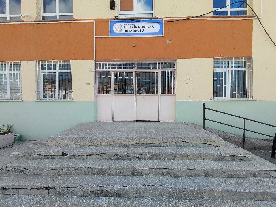 Ortaokul Tepecik Dostlar Ortaokulu, Ankara, foto